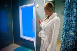 Float Therapy for Beginners: What to Expect in a Sensory Deprivation ...