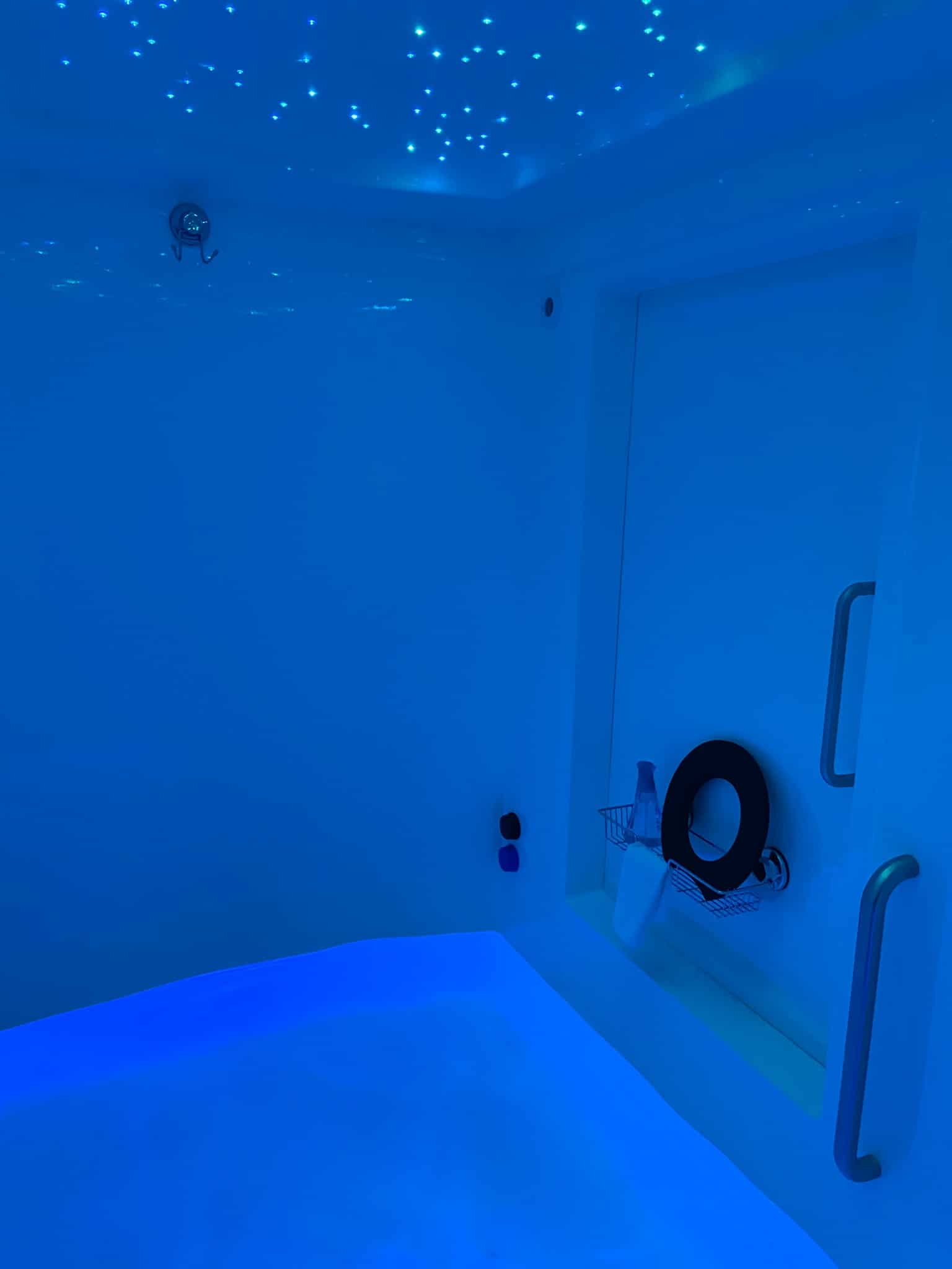 Float Therapy for Beginners: What to Expect in a Sensory Deprivation ...